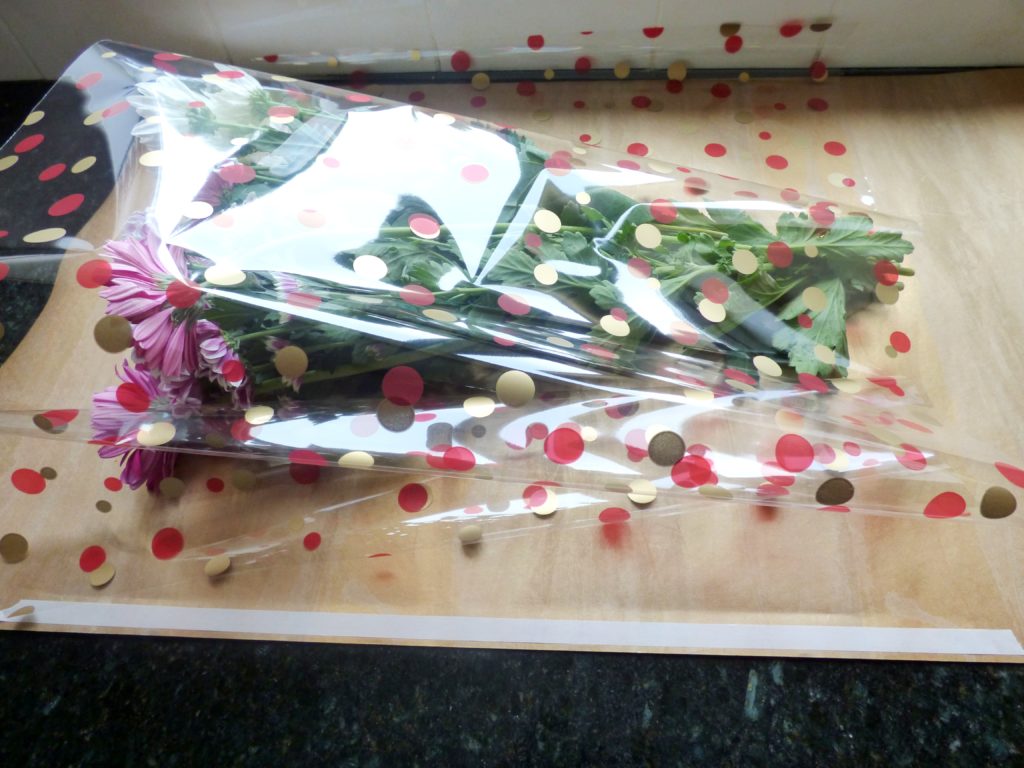 How To Gift Wrap Flowers For Under £5 | Neelam Meetcha Gift Wrapping ...